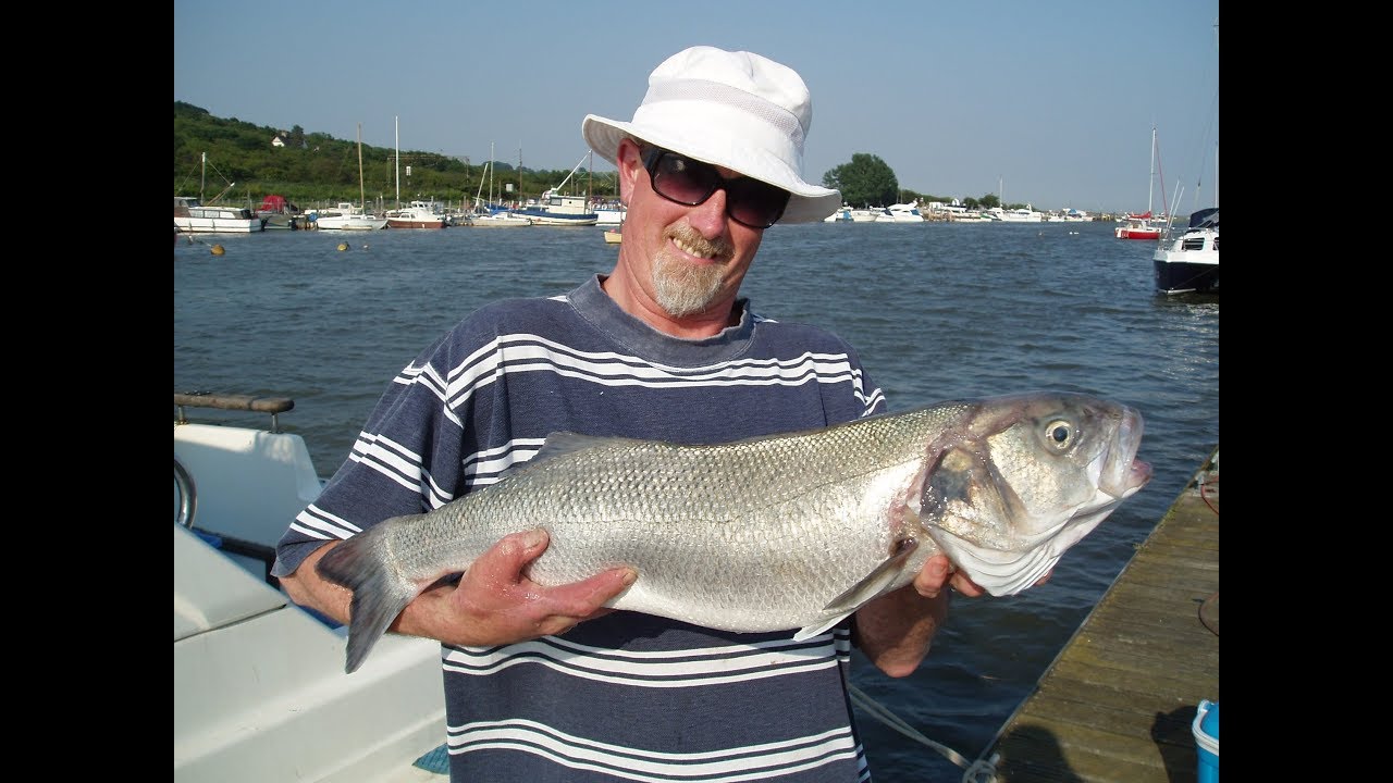 10lb bass, roker and hounds aboard Braveheart - YouTube