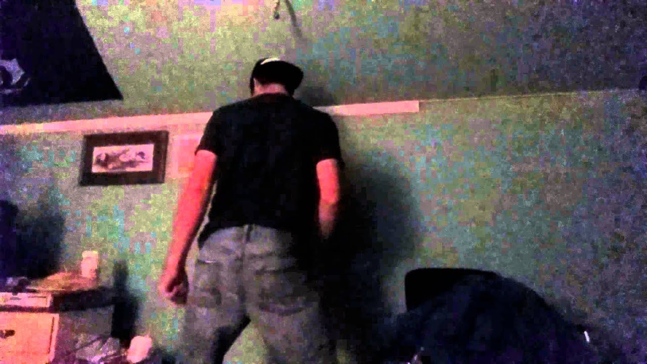 White boy twerks - YouTube