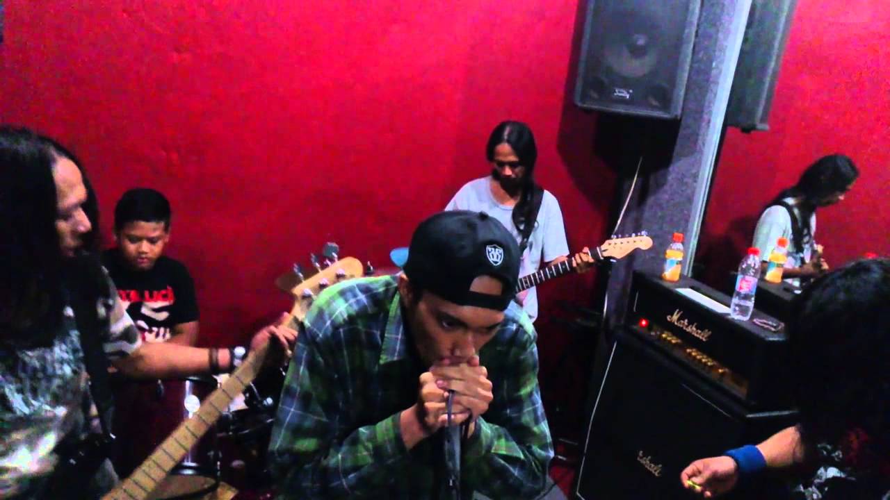 Metalkid Bandung live at studio herous music - YouTube