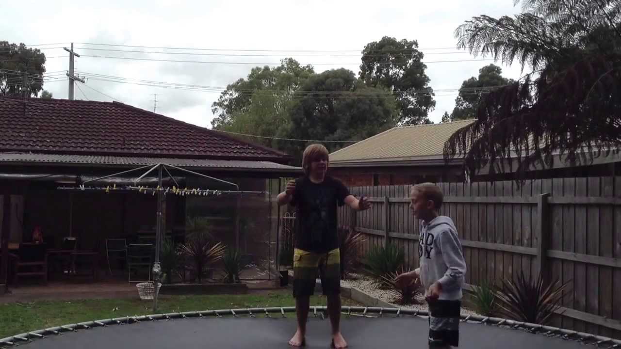 Double front flip fail - YouTube