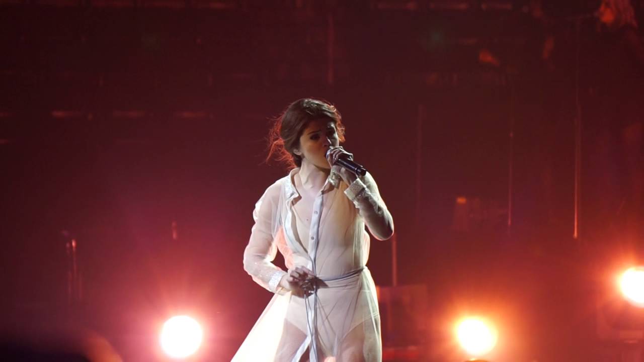 Selena Gomez Revival Tour May 11, 2016. San Jose. Feel Me - YouTube