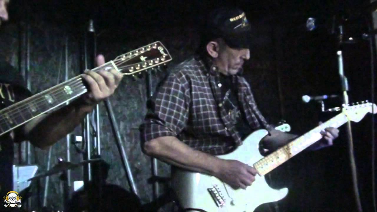 Los Berrones (Chacho) - YouTube