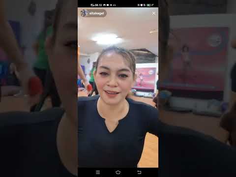 Tante arsita jepit balon bikin ngilu