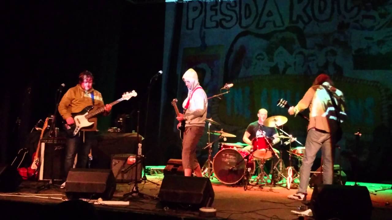 Pesda Roc 2016 - The Chillingtons - YouTube