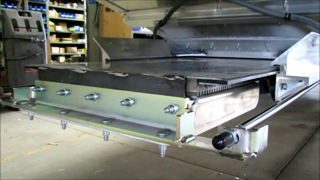 Thunderstone Easy Flow Hydraulic Traps (Cornhusker Trailer) - YouTube