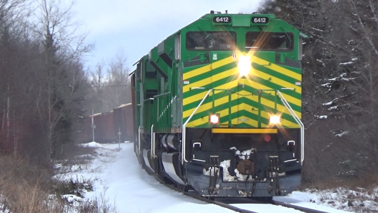 Awesome Approach View & Horn! Long Freight Train NBSR 120 Rolling thru ...