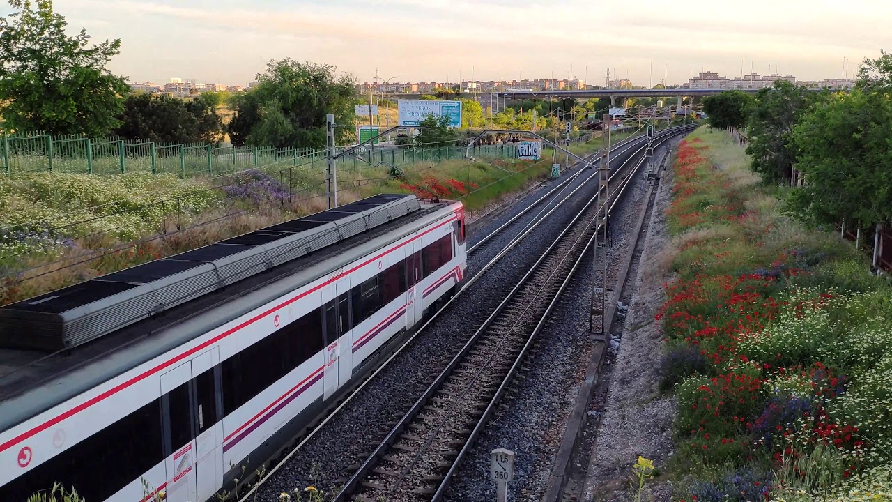 Trenes Renfe, 446 C5 Cercanias Madrid, estación las retamas - YouTube
