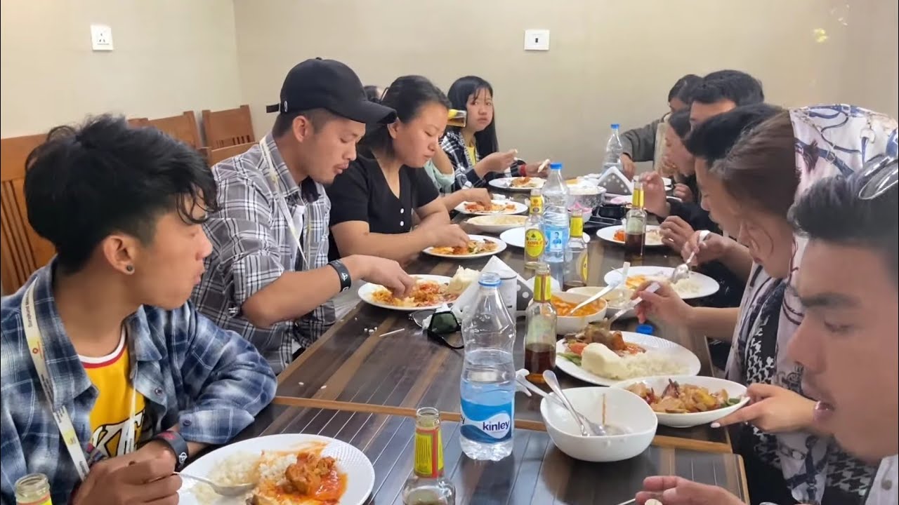 Ep.6 ~ Arunachal Pradesh team lunching altogether in Majnu ka Tila ...