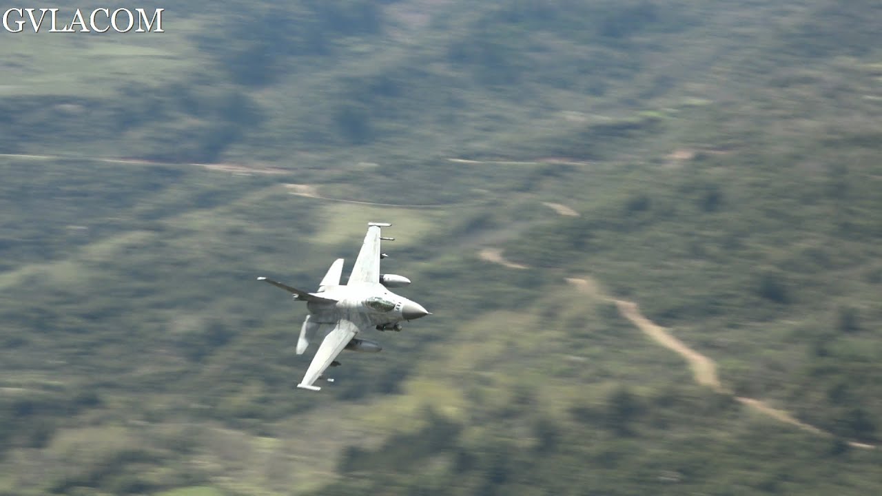 Hellenic Air Force F-16 low level flying at Iniochos 2023 - YouTube