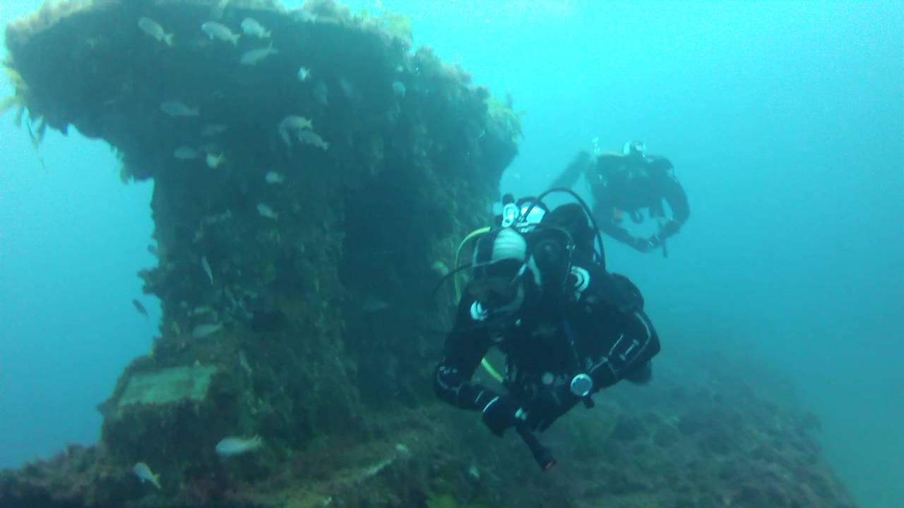Diving the J4 Submarine - YouTube