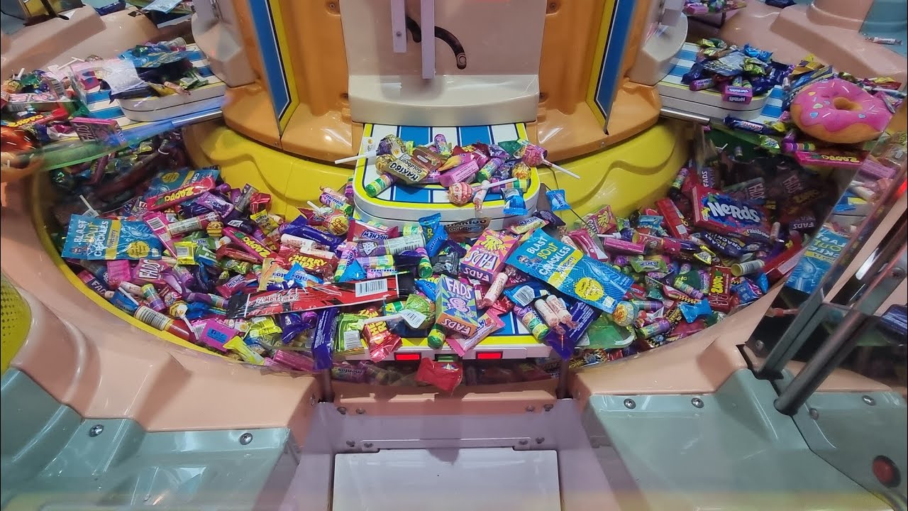 You Won't Believe What's In Here (Candy Pusher Arcade Jackpot) - YouTube