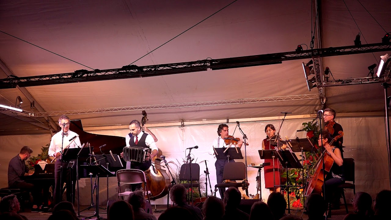 "Canaro en Paris" (tango) by Juan Caldarella & Alejandro Scarpino - YouTube
