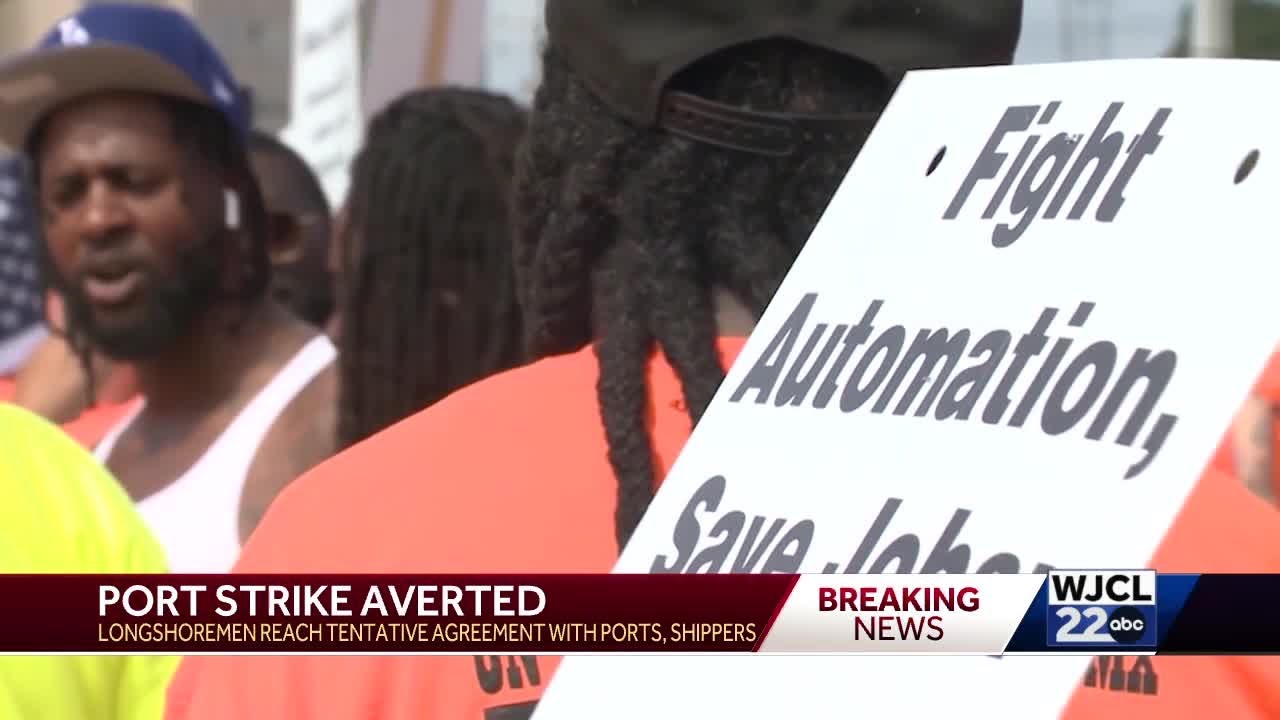 Major strike averted: Union reaches deal with employers - YouTube