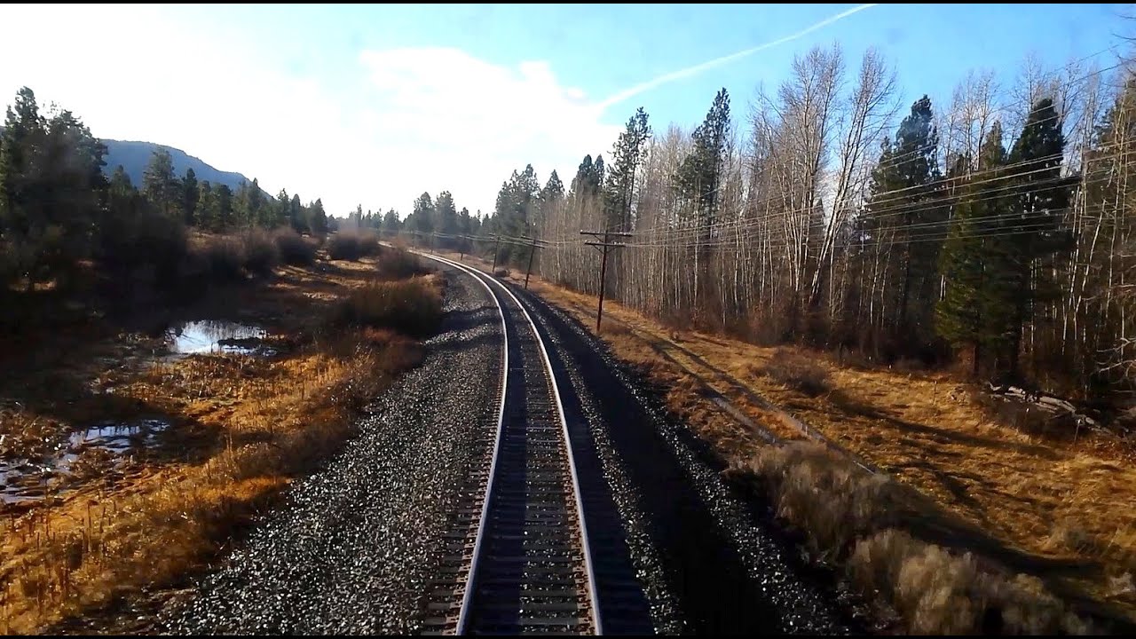AMTRAK 'Coast Starlight' on a run through Southern Oregon between ...