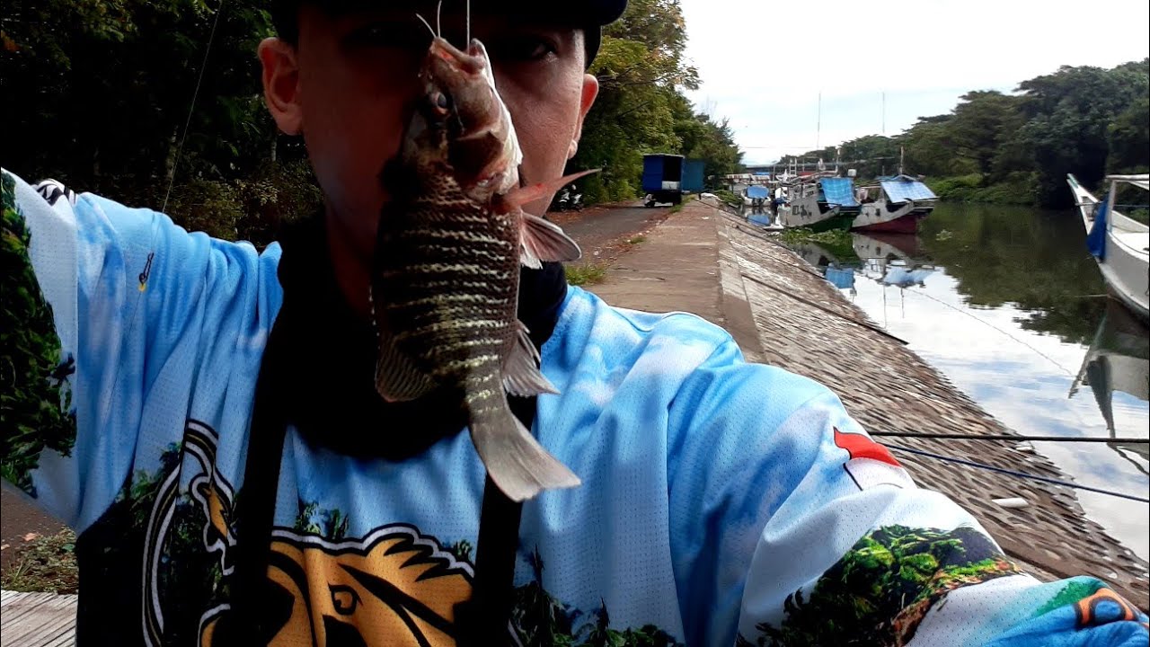 Mancing dimuara kecil barombong strike ikan MJ - YouTube