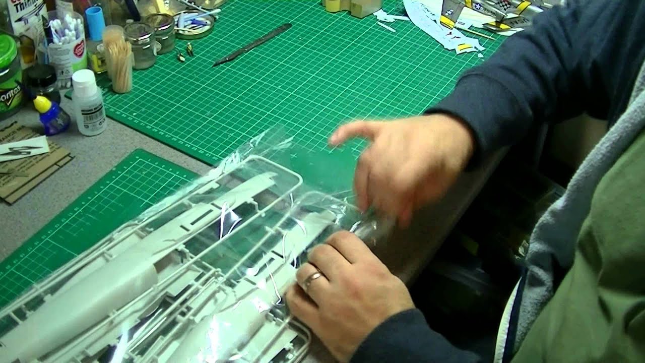 Revell Junkers JU88-A4 1/32 In box review - YouTube