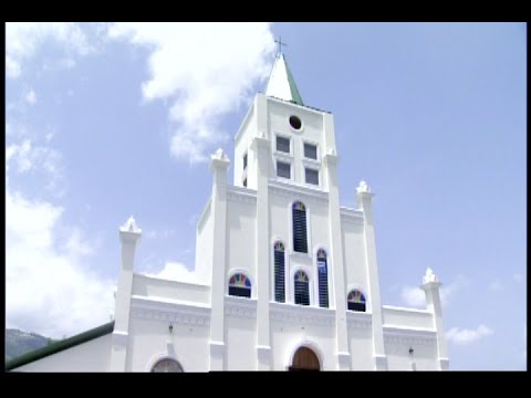 Port-au-Prince / Fin de la construction de l'Église Sainte-Anne - YouTube