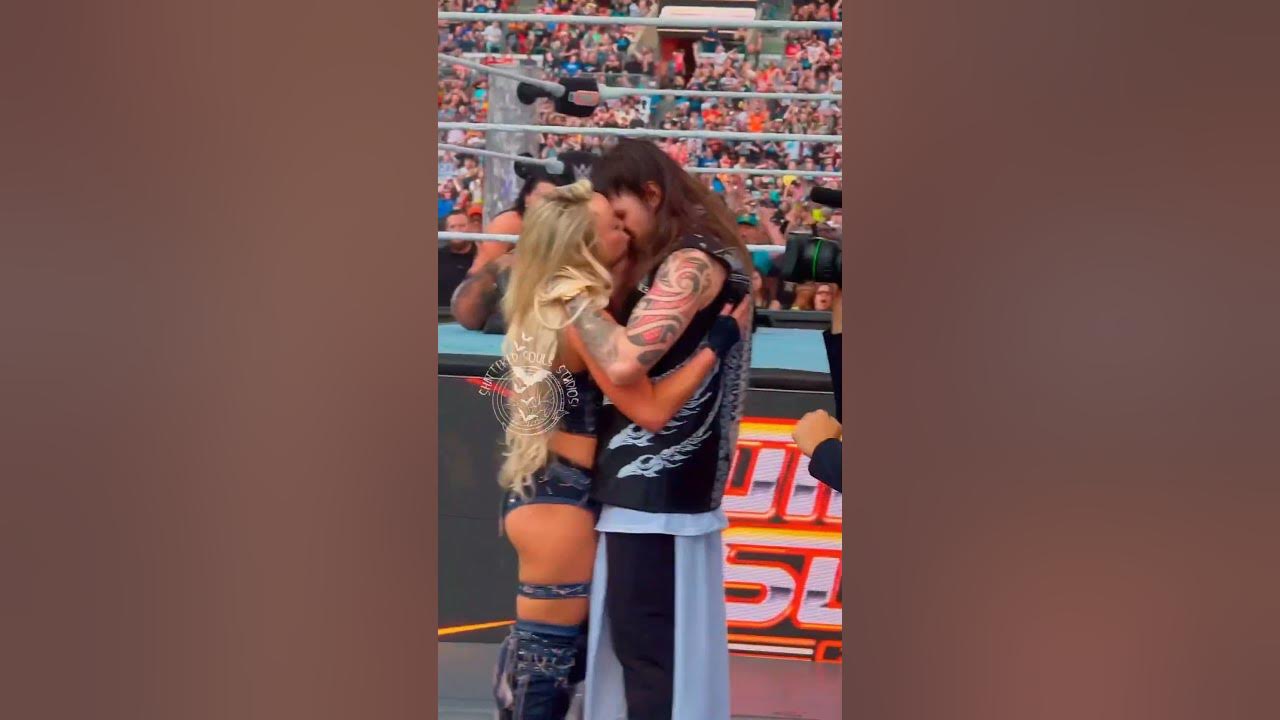 Dominik Mysterio Kisses Liv Morgan - YouTube