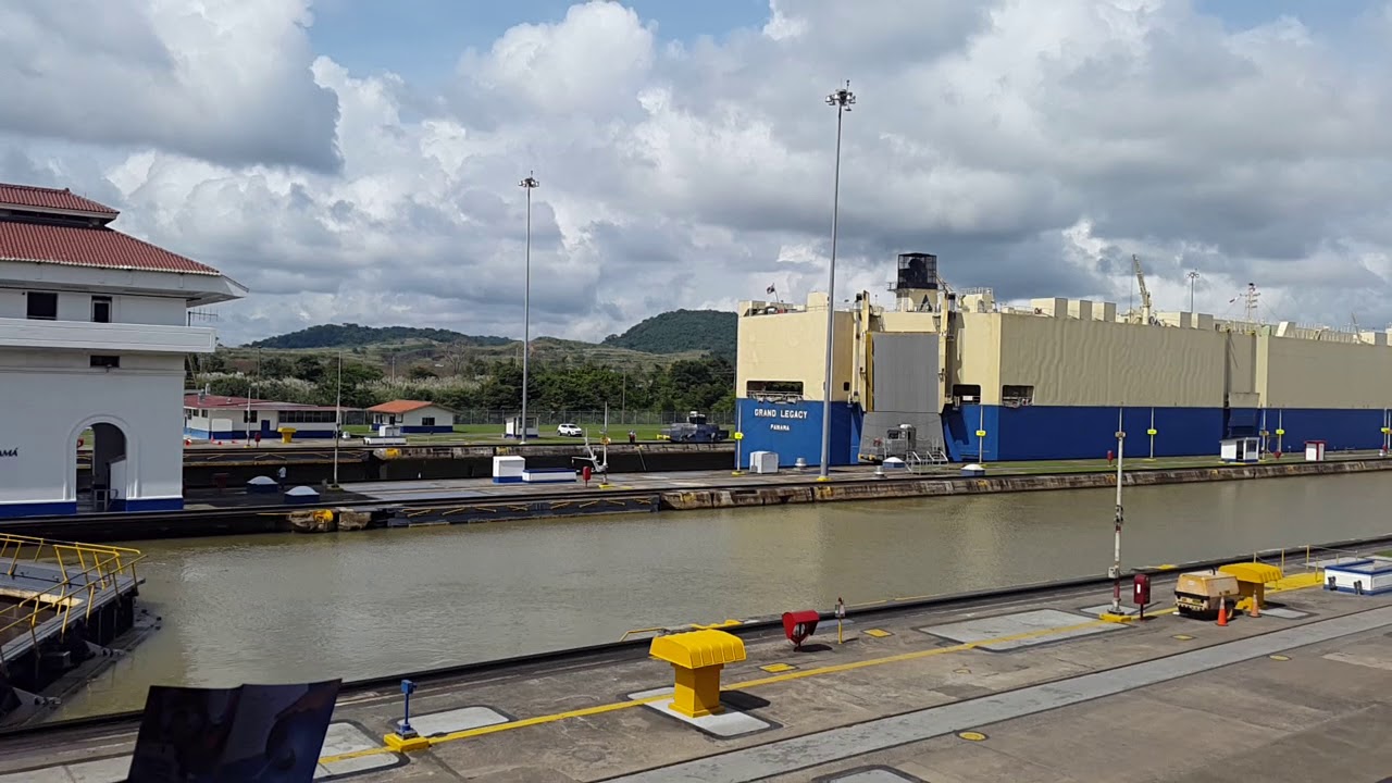 El Canal De Panamá Une El Océano Atlántico Con El Pacífico Youtube