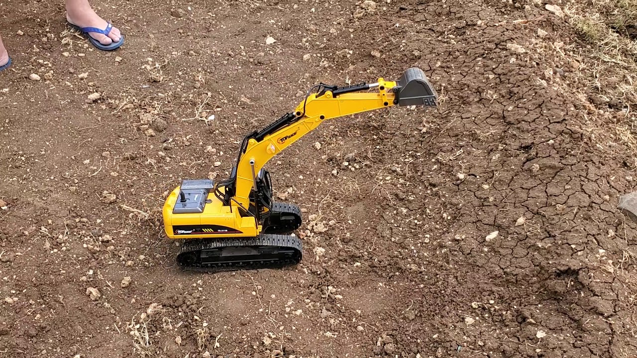 First time trying excavator outside. Practice, Practice, Practice ...