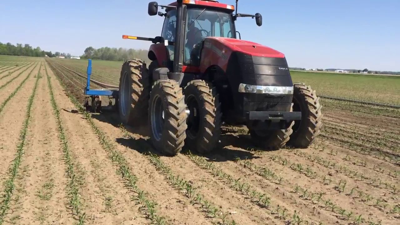 Sidedress of swine manure with dragline - YouTube