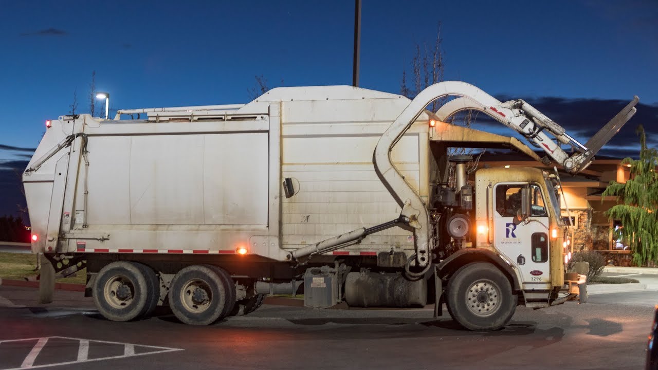 Peterbilt 320 - Heil DuraPack Half/Pack Garbage Truck - YouTube
