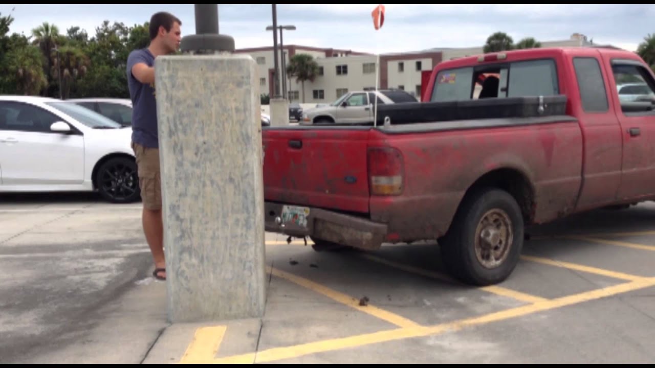 Ford Ranger Crashes into a Light Pole - YouTube