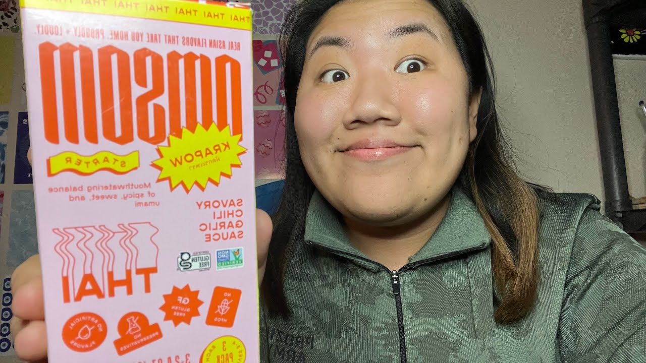 Omsom Vietnamese chili garlic sauce review - YouTube