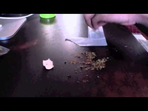 How to Roll An L-Plate (XL Rizla) - YouTube