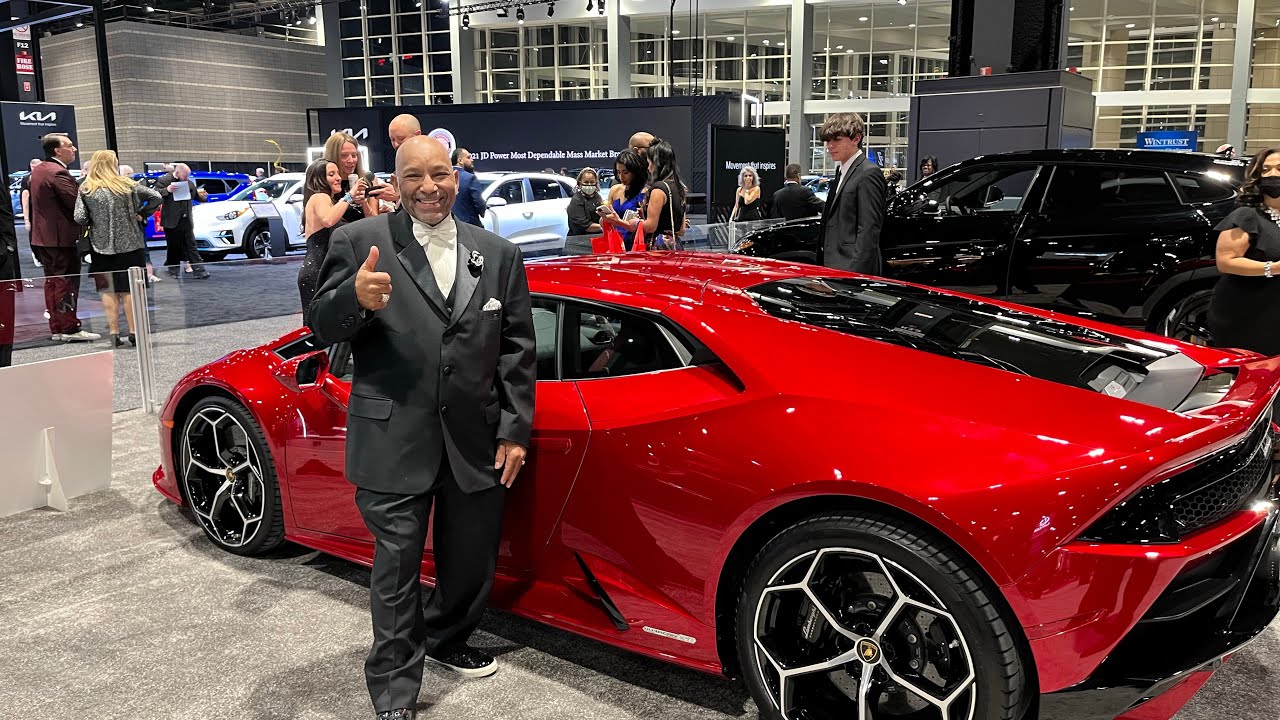 First Look Chicago Auto Show 2022! - YouTube