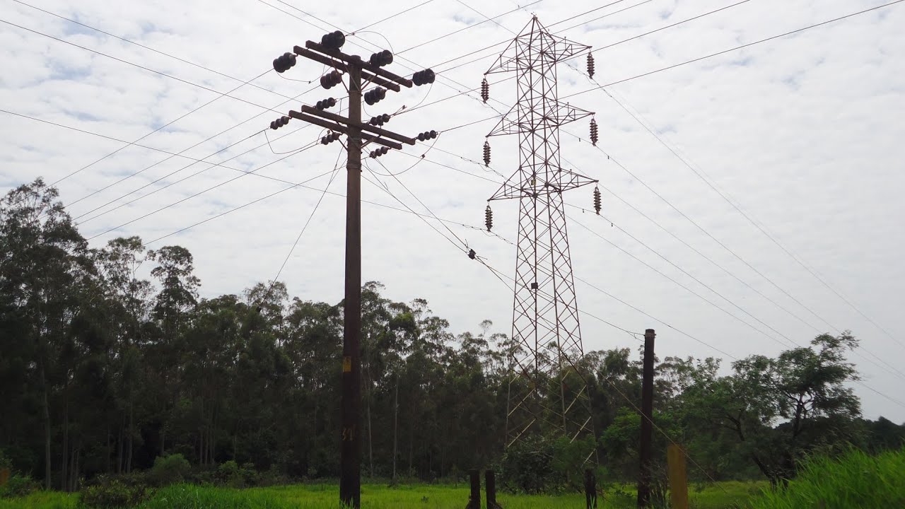 P2 Power lines pole 40 kv / 13,8 kv / 11,3 kv / 220 Volts. (22) - YouTube