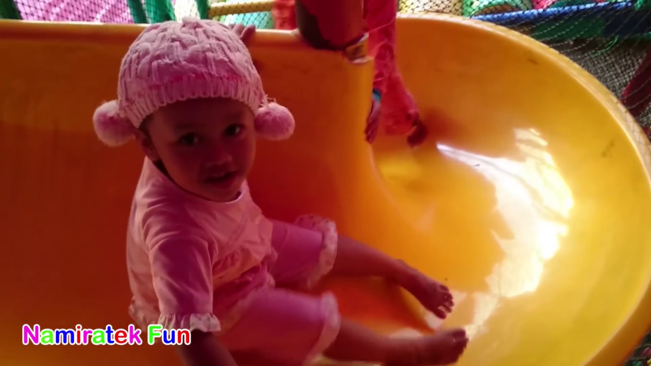 Bermain Mainan Anak Anak Banyak Sekali Mandi Bola Bersama Banyak Sekali ...