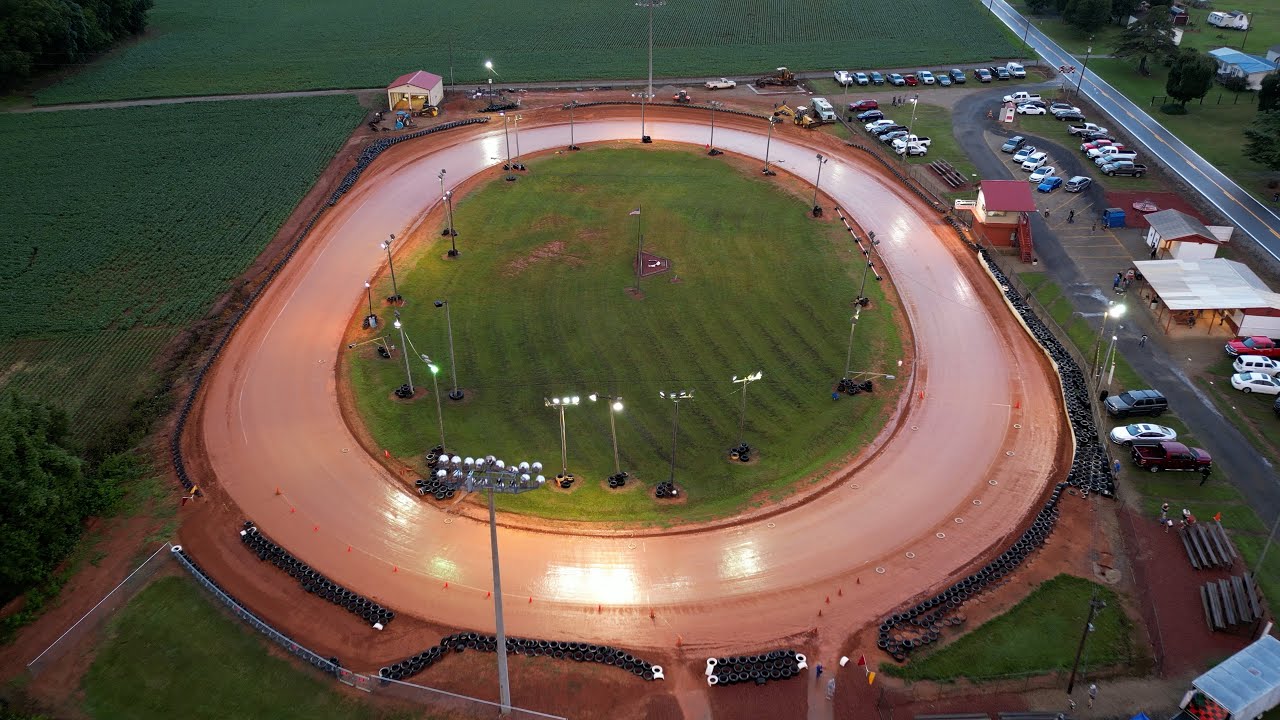 Friday Night Action at Woodleaf Raceway Park - YouTube
