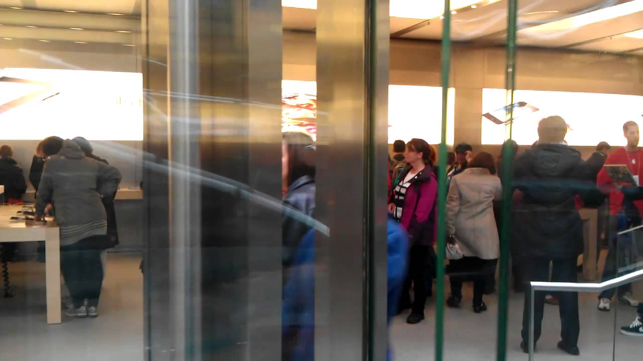 Apple Store Elevator Central Park - YouTube