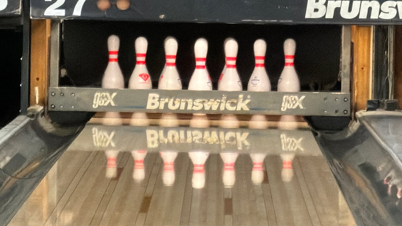 Bowling At Silva Lanes in Albuquerque (Brunswick GSX) - YouTube