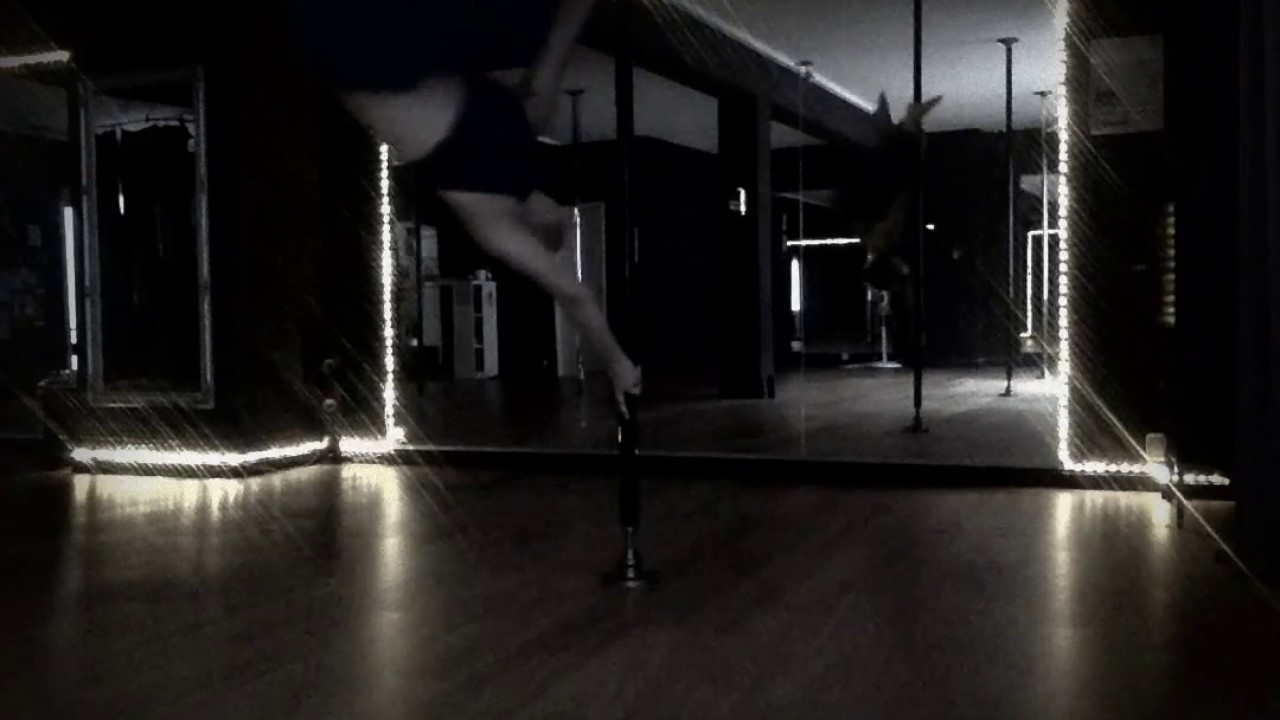 Improvisation pole dance - Comptine d'un autre été - YouTube