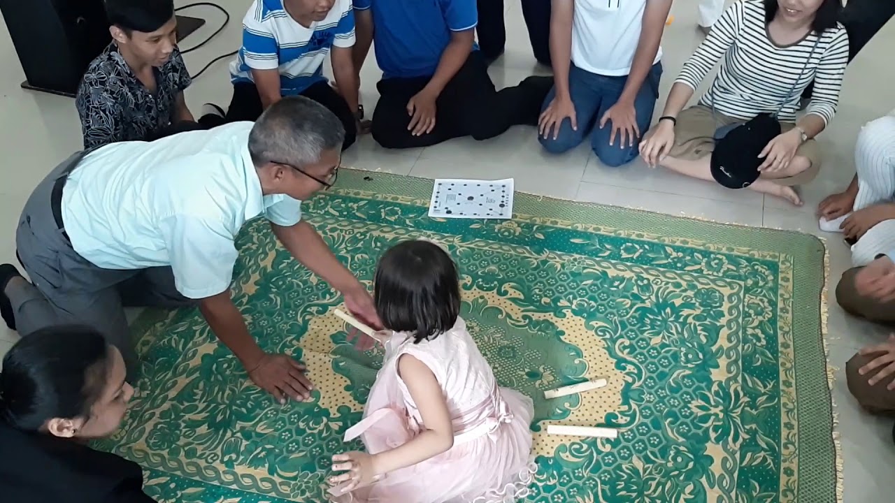 Yut Nori a Traditional Board Game Played in Korea (Part 2) - YouTube