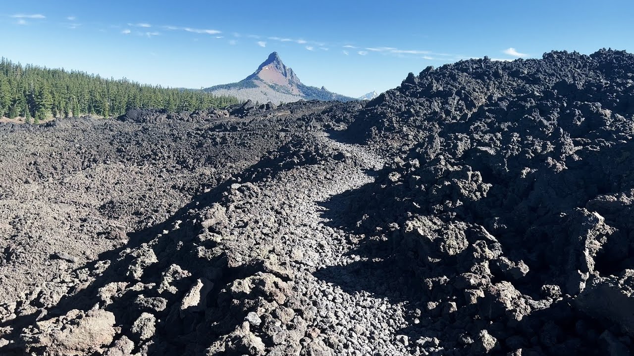 FULL HIKE Pacific Crest Trail Volcanic Lava Field to Belknap Craters ...