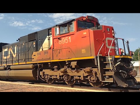 CN 8951 (NB) Centralia IL - YouTube