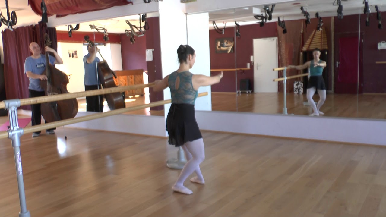Ballett / Tendu / Teil 2 (mit Musik) - YouTube