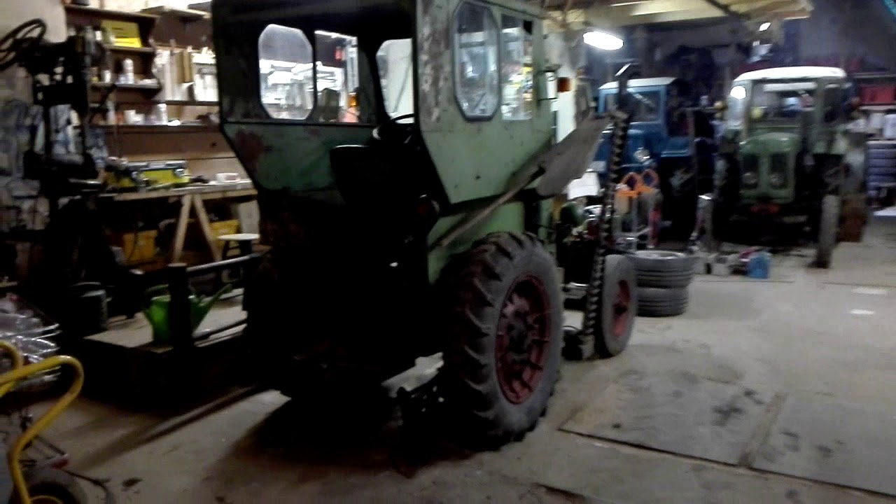 Traktor IFA Aktivist RS03-30 Baujahr 1949 (1. Baureihe) im Standgas ...