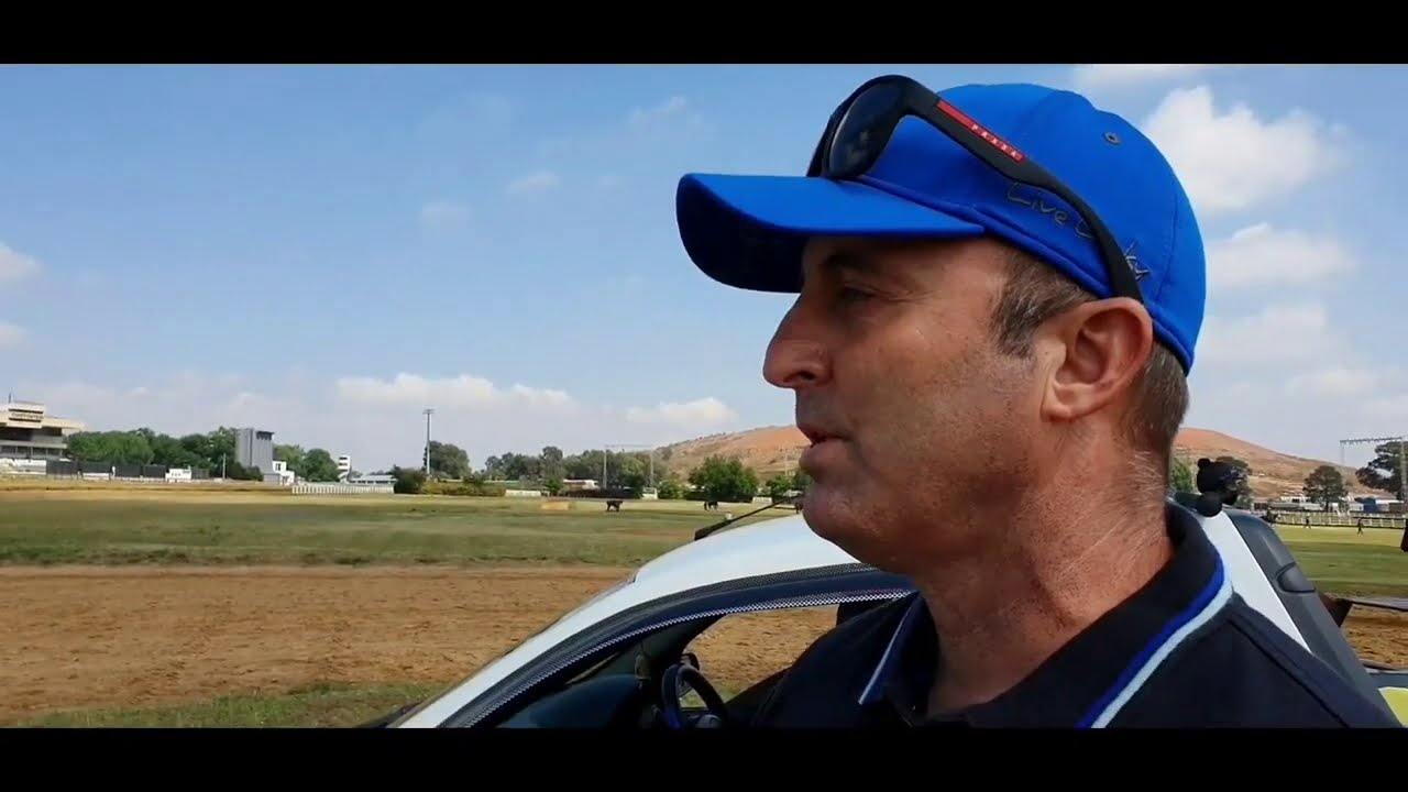 Clocking The Gallop - Pieter Junius - Jockey legs out of irons unacceptable - YouTube