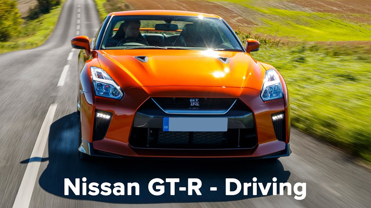 Nissan GT-R - Driving - YouTube
