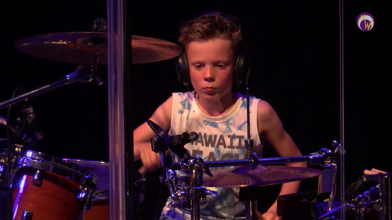09 - Twan Mulder - Snow - Red Hot Chilli Peppers - YouTube