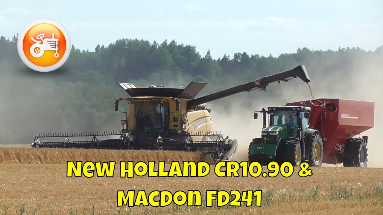 Harvest 2021 | New Holland CR10.90 combine & MacDon FD241 header - YouTube