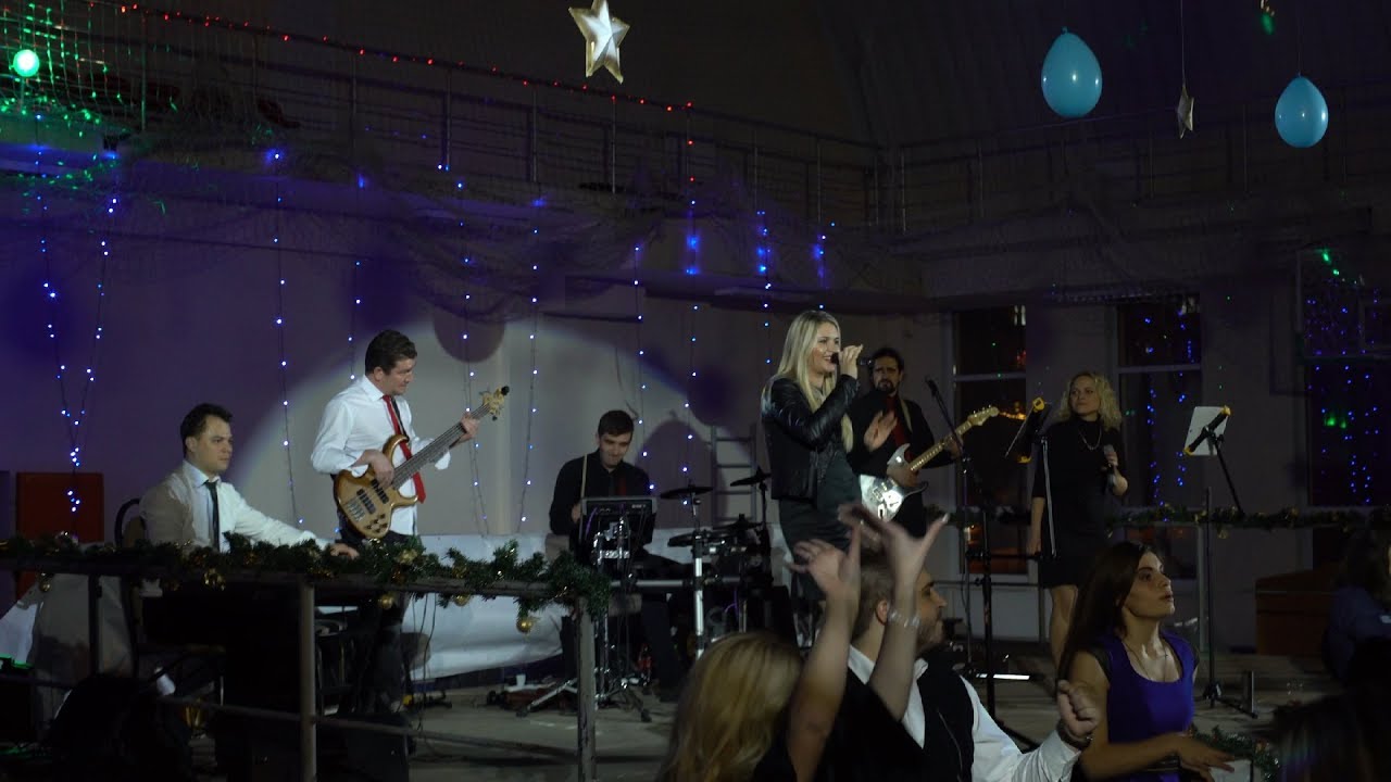 Diana Constantin Solista (Band 100% live) - YouTube