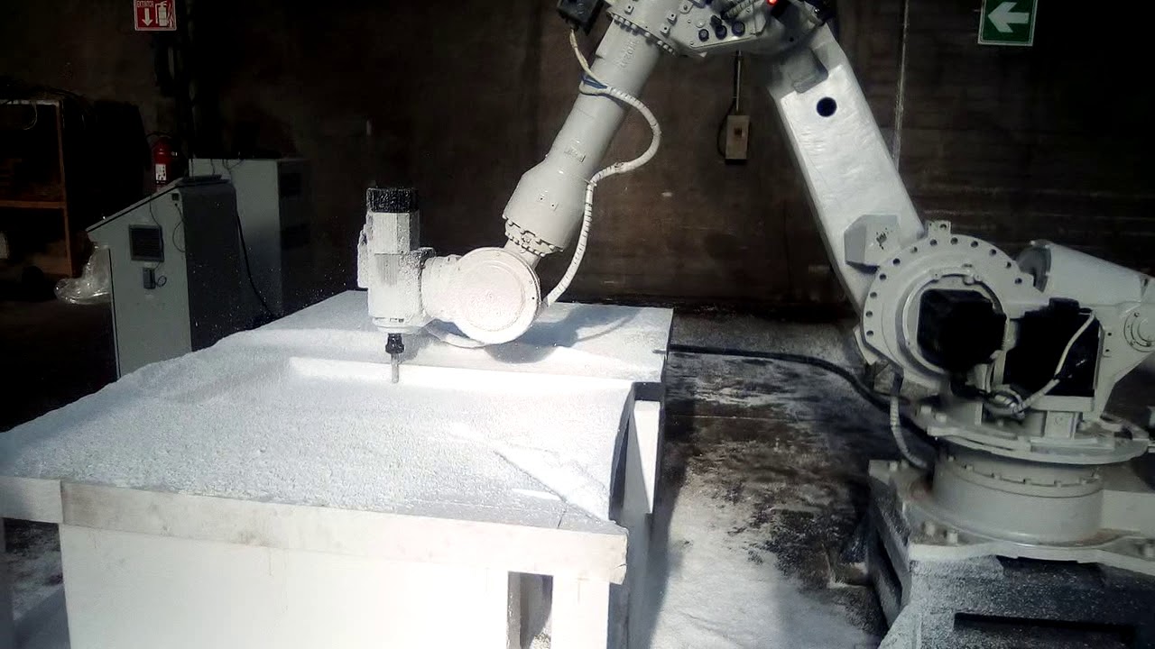 Milling robot Yaskawa ROBODK (2) - YouTube