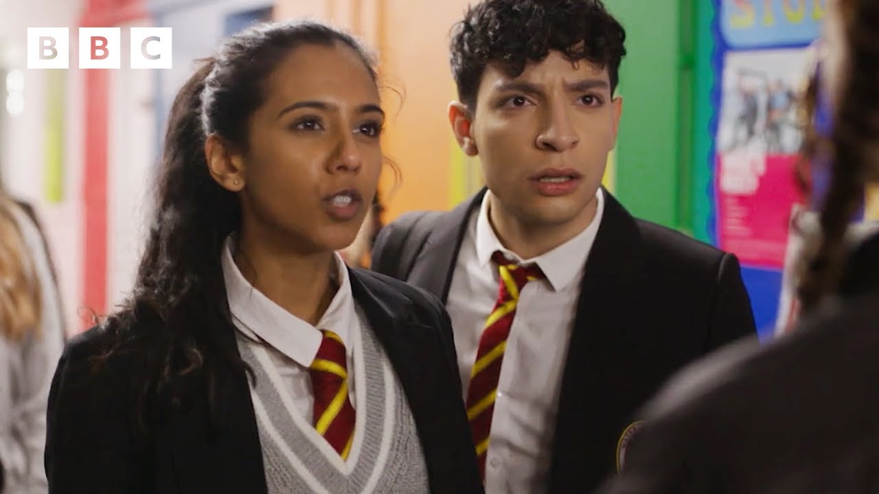 Huge Fights Break Out on First Day of Term | Waterloo Road - BBC - YouTube