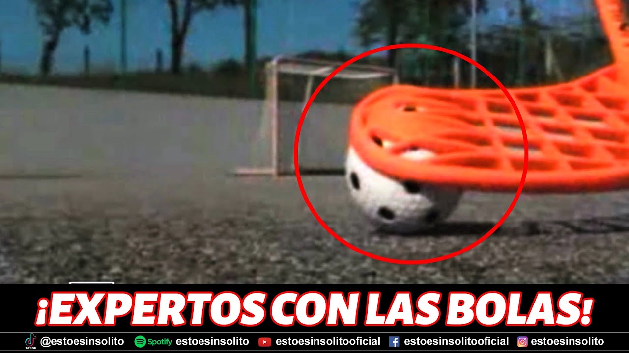 Vean cómo éstos jovenes juegan ¡CON SUS BOLAS! Son todos unos expertos ...