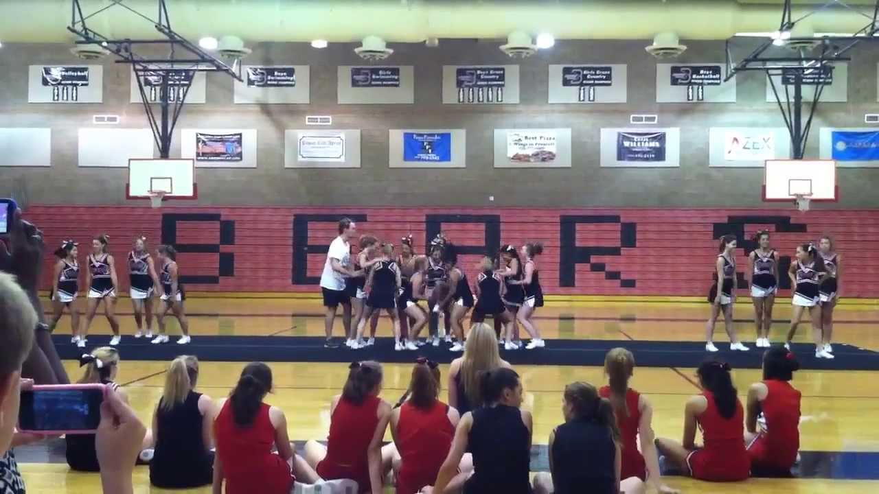 BMHS Varsity Cheer 2013 UCA extreme routine - YouTube